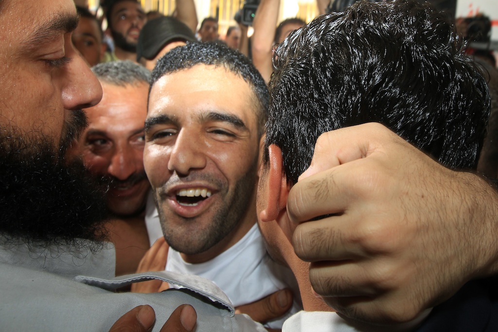 Mahmoud Sarsak, Palestine soccer player, freed from Israeli prison ...