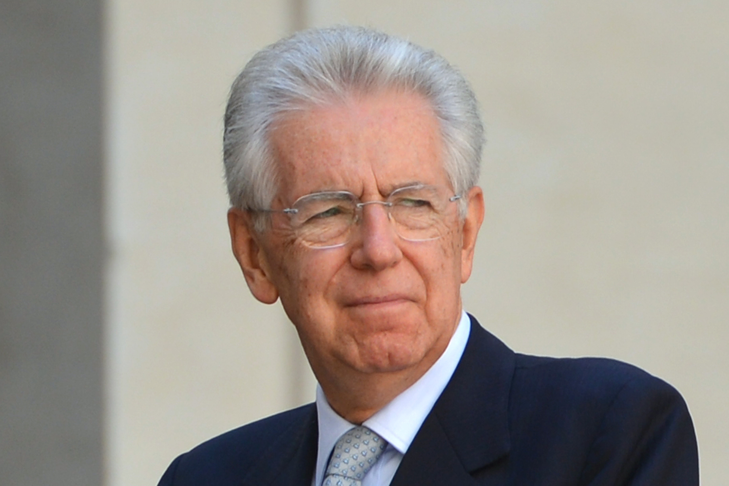 Outgoing Italian PM Mario Monti considers second term, attacks ...