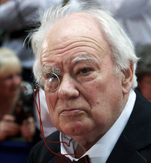 Remembering Astronomer Sir Patrick Moore - The World from PRX