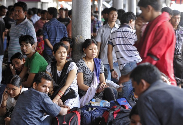 Thousands in India Flee Amid Internet Rumors of Violence - The World ...