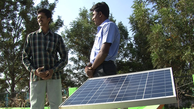 Rural India Turns to Solar Power - The World from PRX