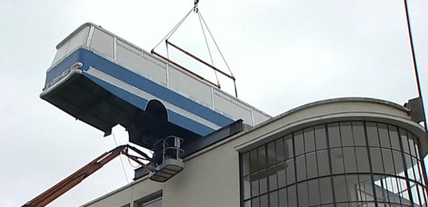 Italian Job Cliff Hanger Scene Recreated in UK - The World from PRX