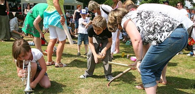 Twanging and Twickling with the World's Best Worm Charmers - The World ...