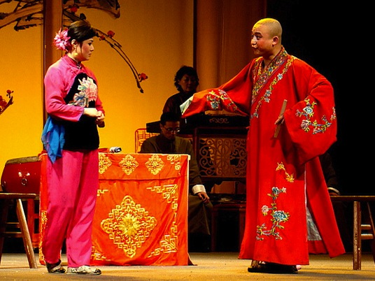 Opera singers go east, to China - The World from PRX