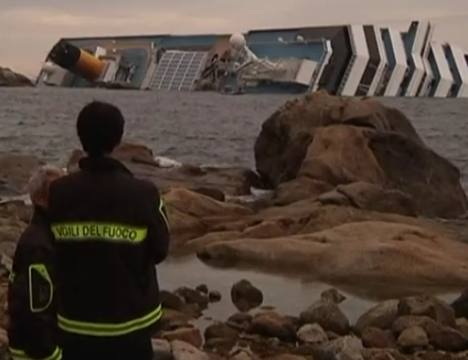 VIDEO: 11 dead, 24 still missing from cruise ship crashed off Italy ...