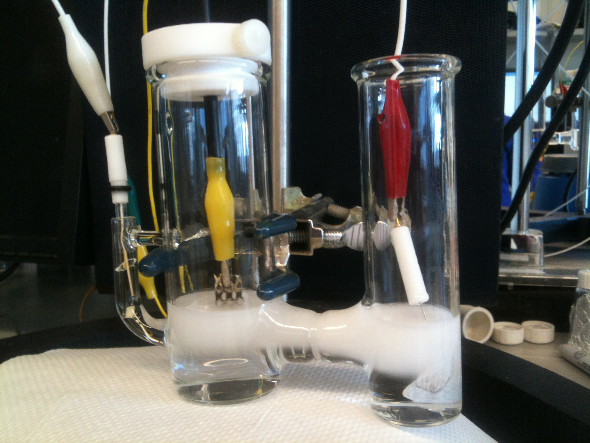 Researcher pioneers low-cost means of storing energy - The World from PRX