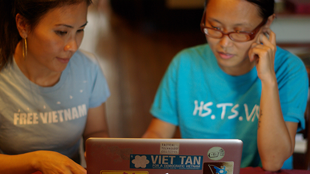 Vietnamese Americans help Vietnamese bloggers stay one step ahead of ...