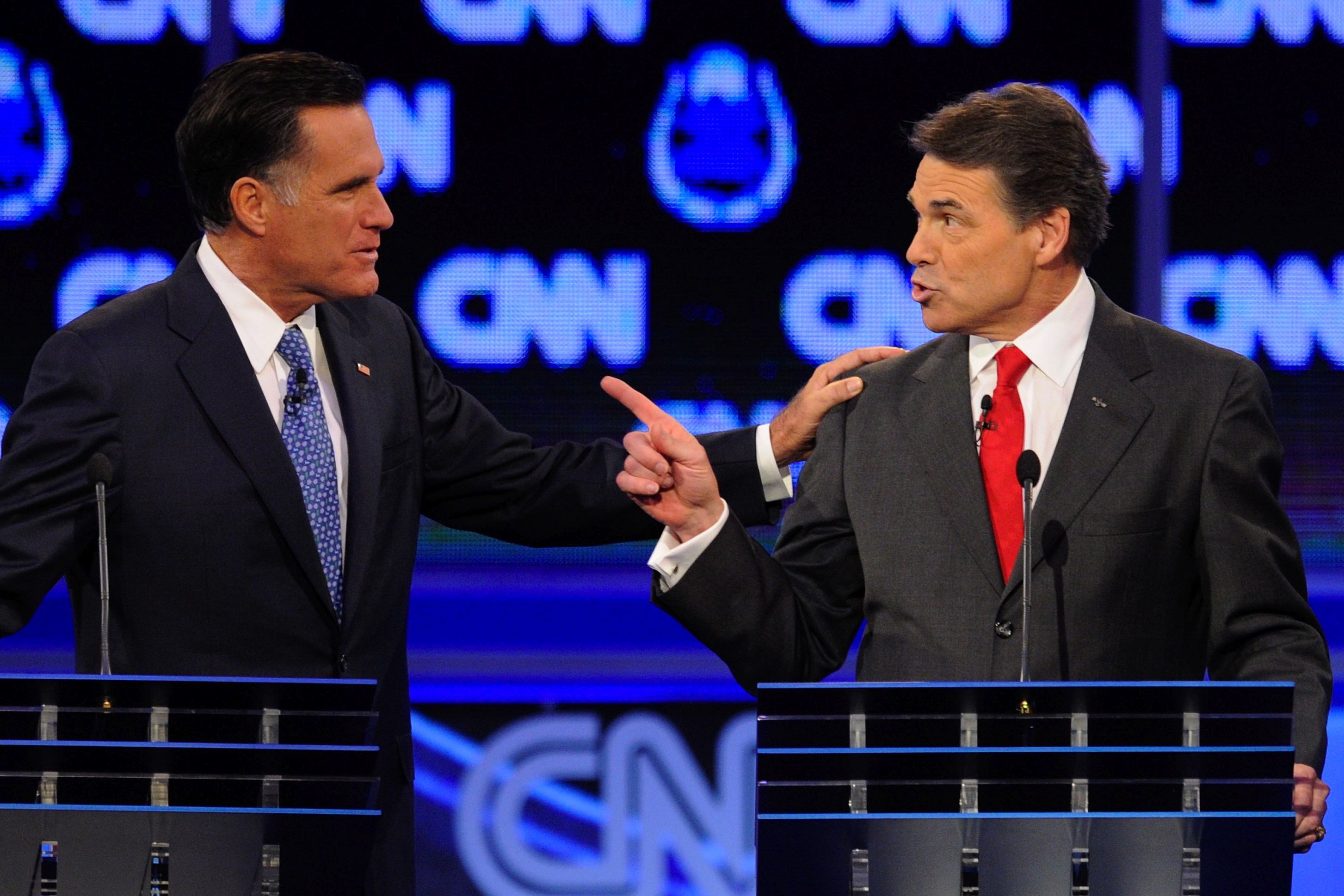 Mitt Romney leads Republican field despite a resurgent Perry, Gingrich ...