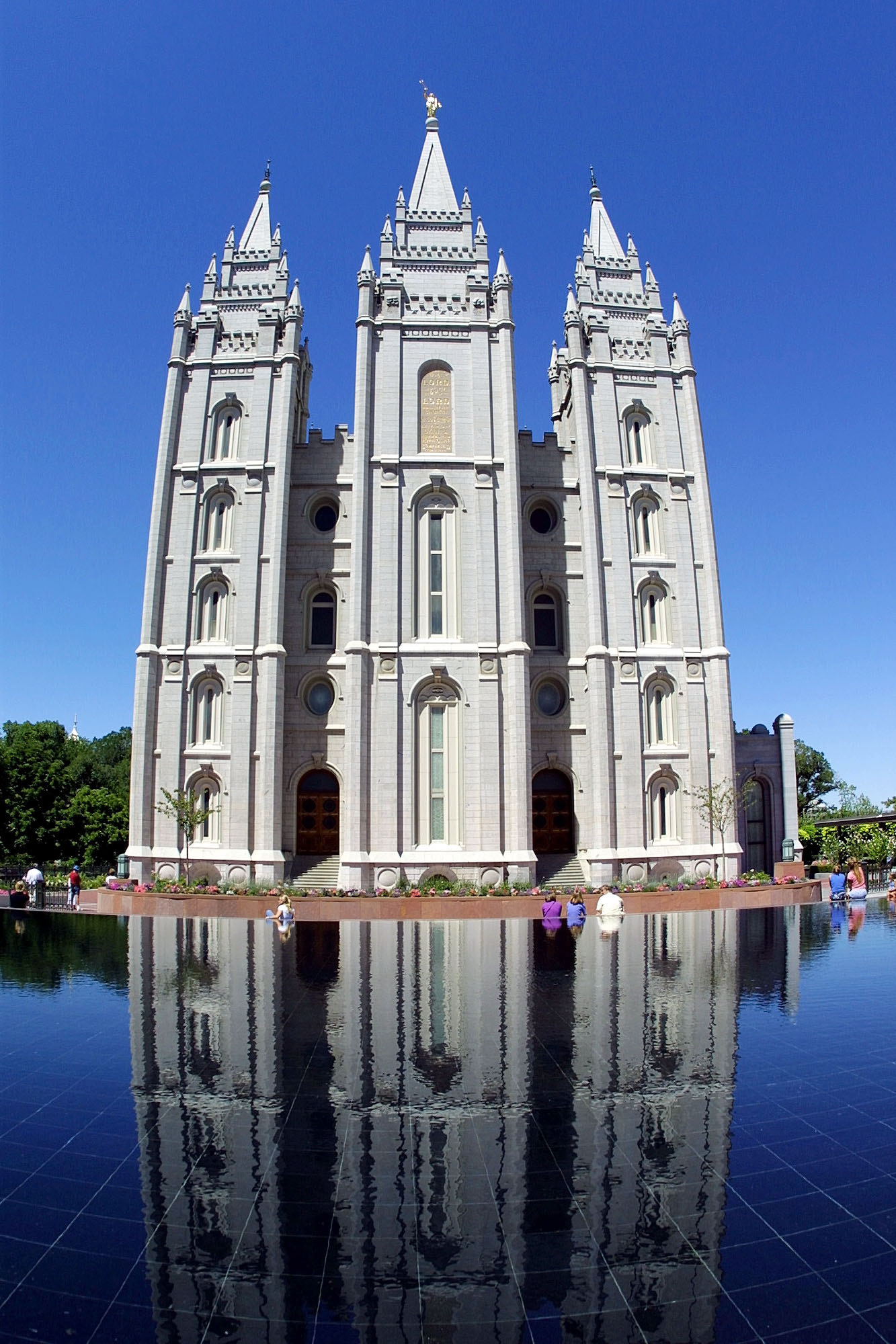 Mormons quit church in mass resignation - The World from PRX