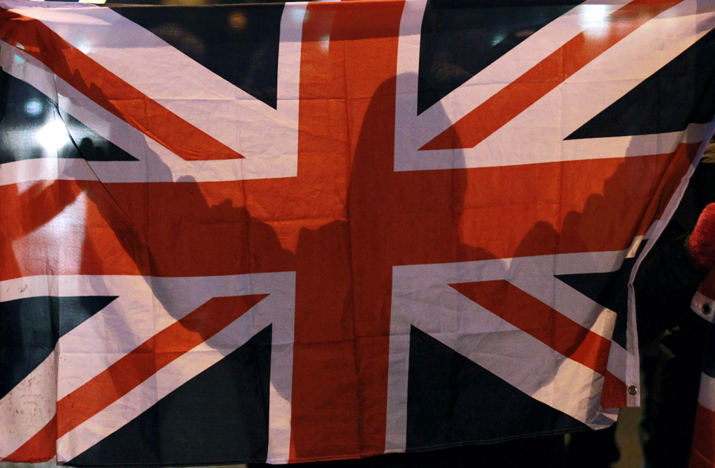 Northern Ireland: Loyalist riots continue in Belfast (PHOTOS) - The ...