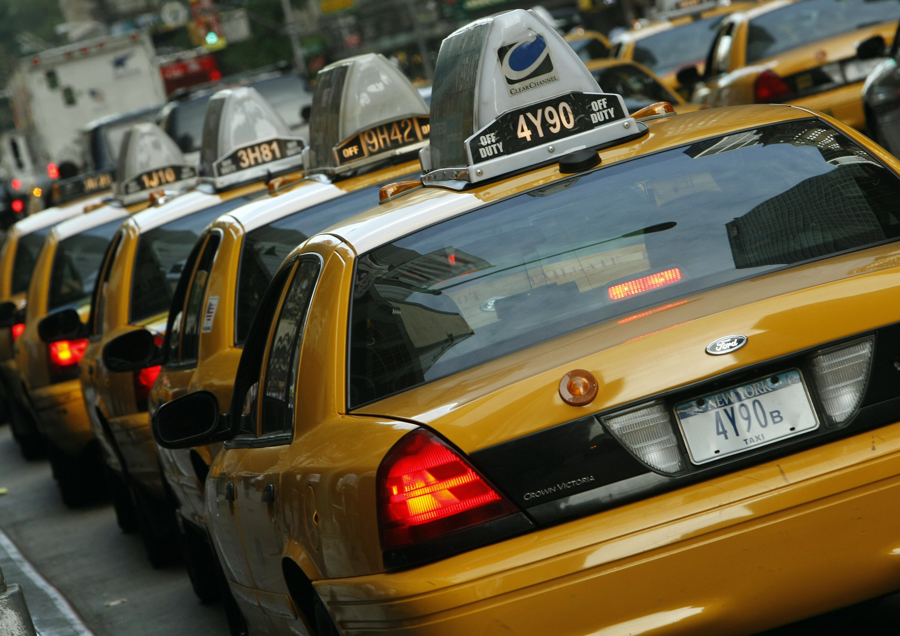N.Y. cabbies win right to take racy ads off their taxis - The World ...