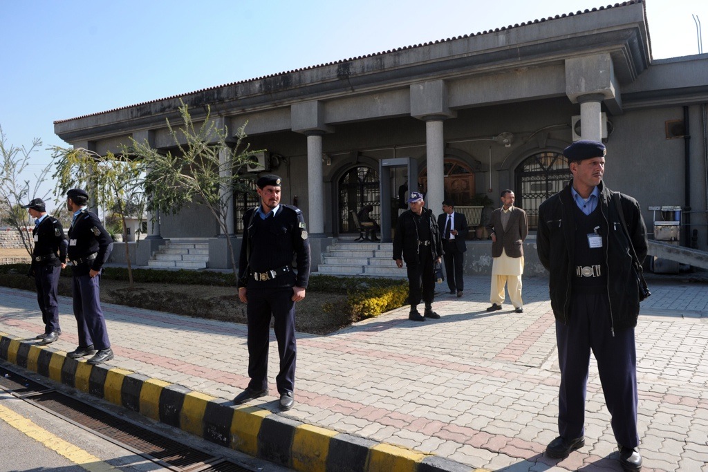 Pakistan finally catches on to 'witness protection' - The World from PRX