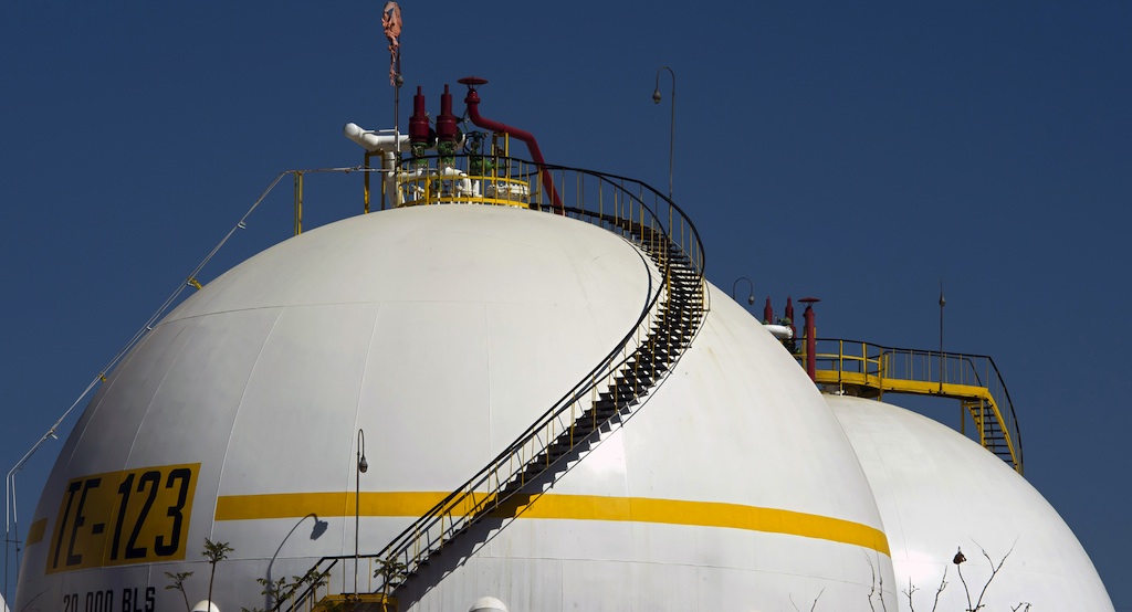 Mexico gas pipeline fire kills 10, injures 40 others - The World from PRX