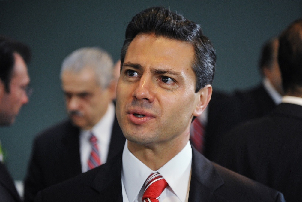 Frontrunner Pena Nieto flubs a softball - The World from PRX