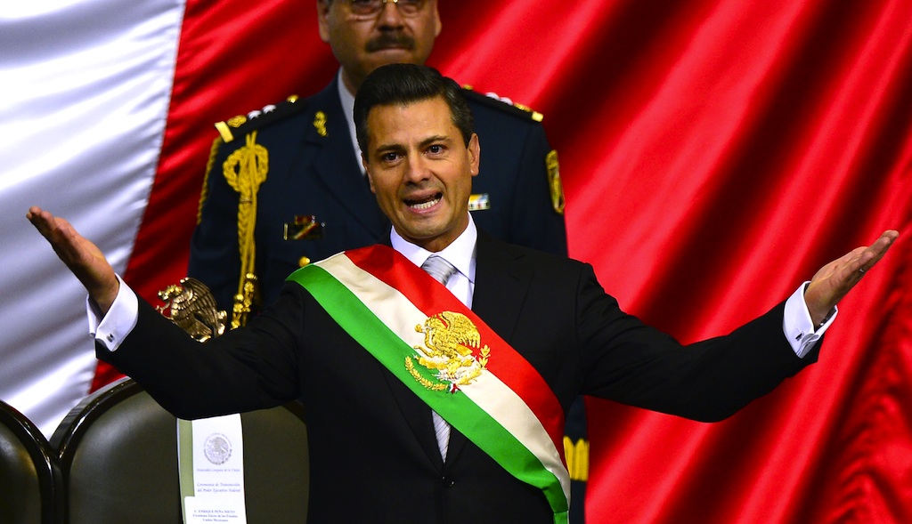 Pena Nieto sworn in as Mexican president during inauguration ceremony ...