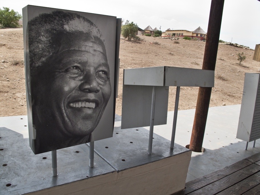 Nelson Mandela receiving treatment for lung infection - The World from PRX