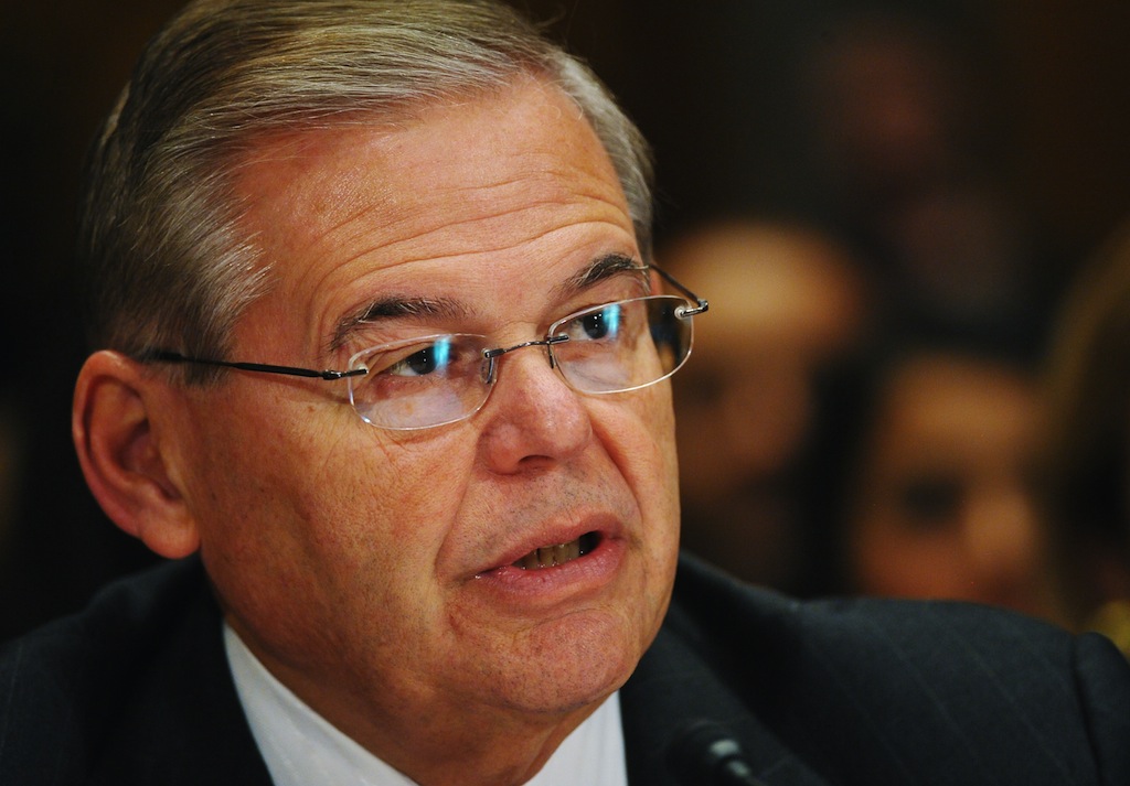 Defying White House, senators unveil new Iran sanctions bill - The ...