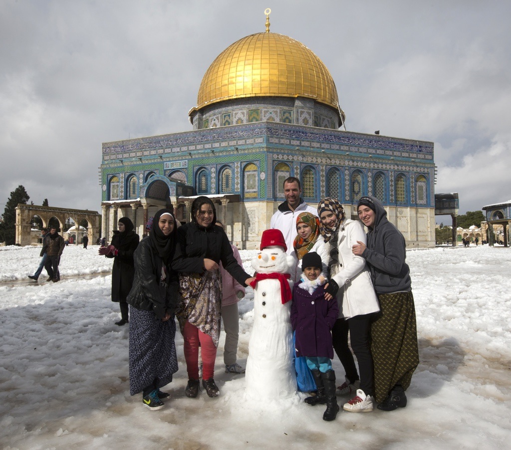 The Middle East attempts to build snowmen (PHOTOS) - The World from PRX