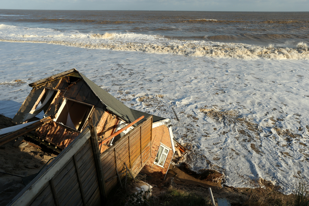 Biggest tidal surge in 60 years threatens UK, Europe - The World from PRX