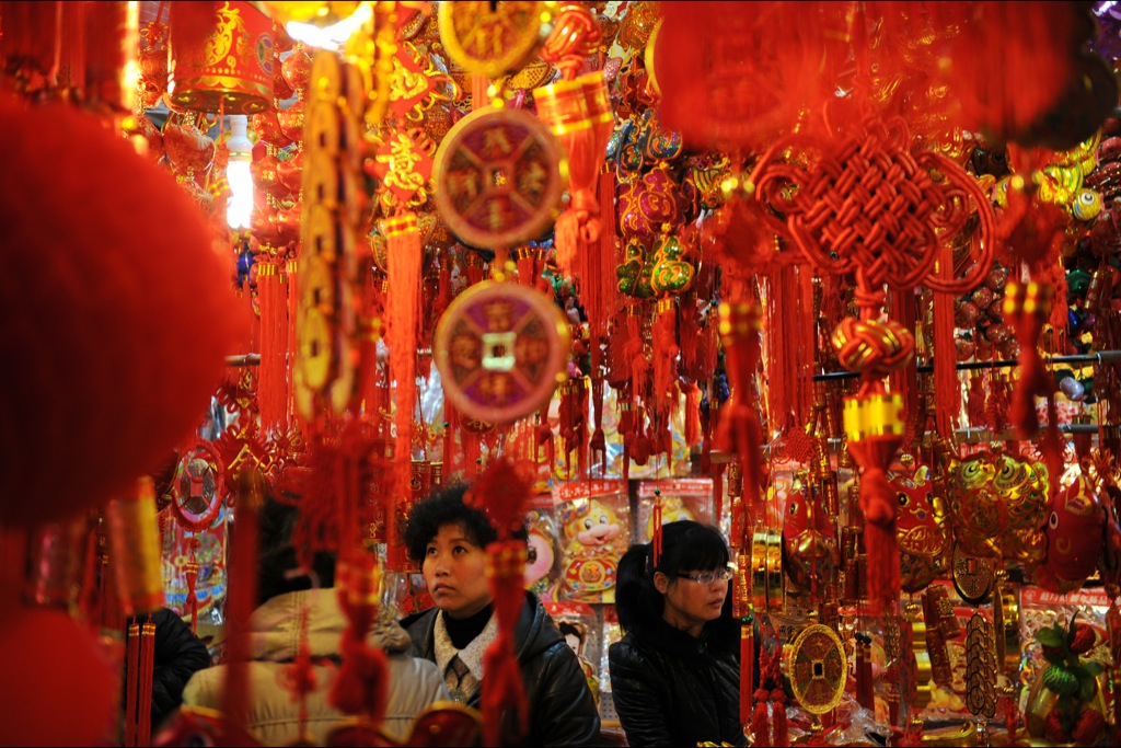 Goodbye dragon, hello snake: Lunar New Year preparations around the ...