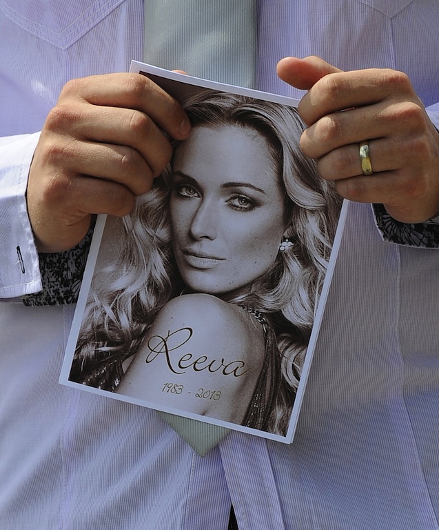 Funeral for Reeva Steenkamp held as Oscar Pistorius appears in court ...