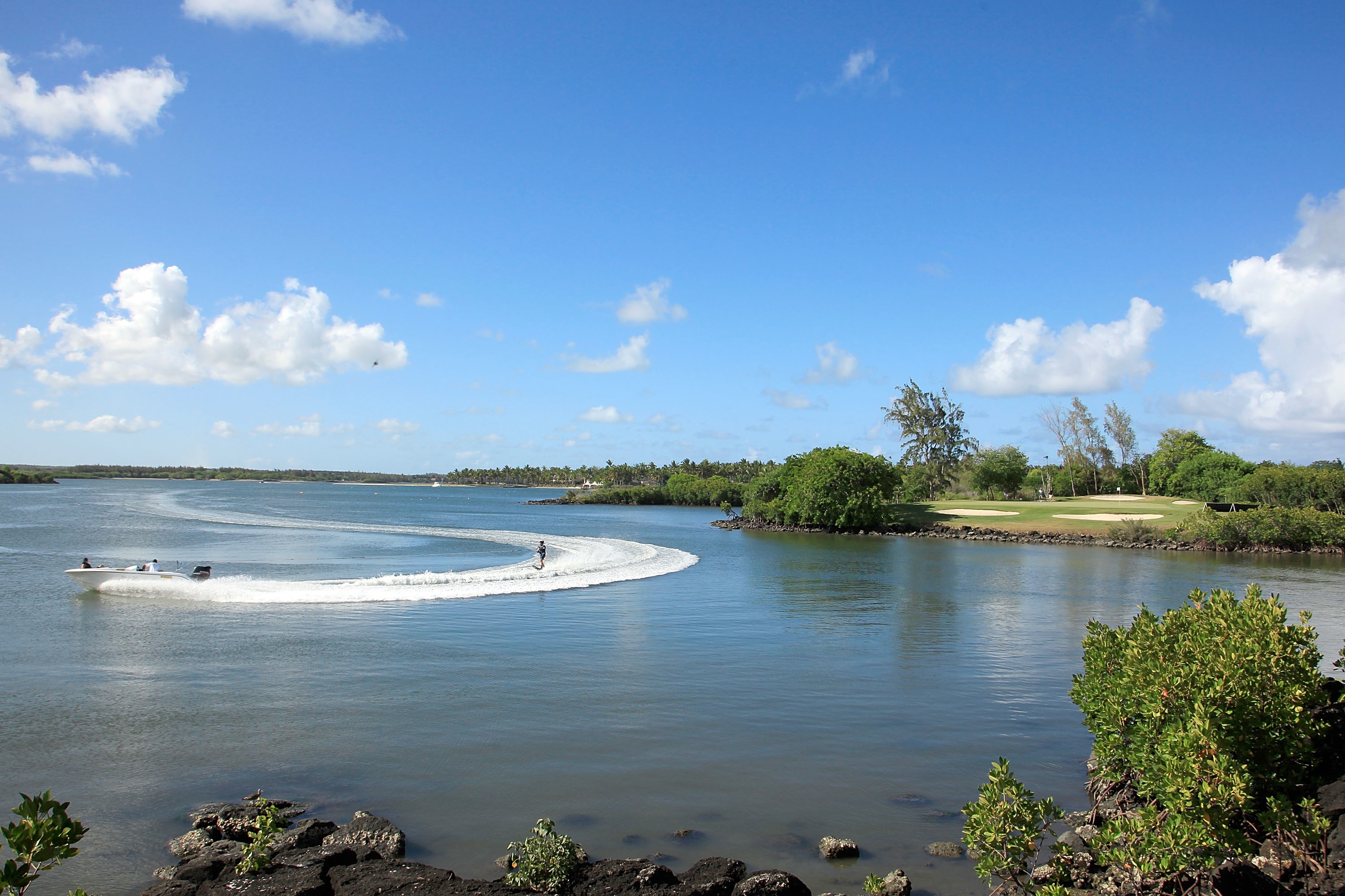Mauritius floods kill 10 - The World from PRX