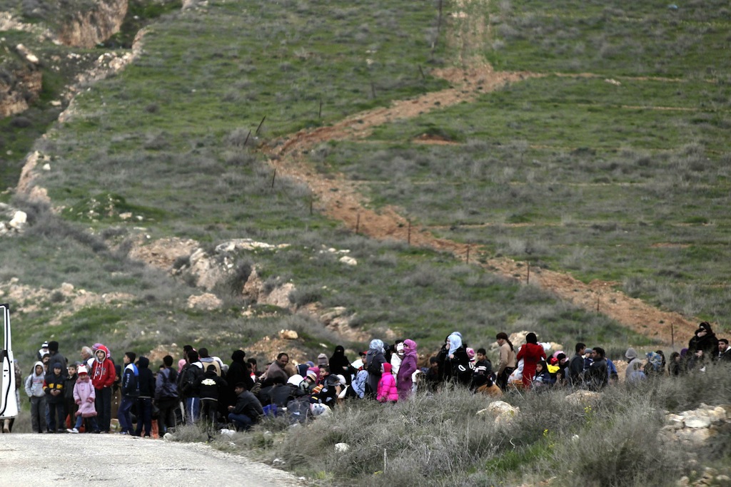 Jordan blocks Syrian border crossing as violence escalates - The World ...