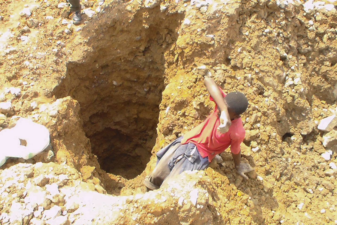 Why child mining in Africa deserves American attention - The World from PRX
