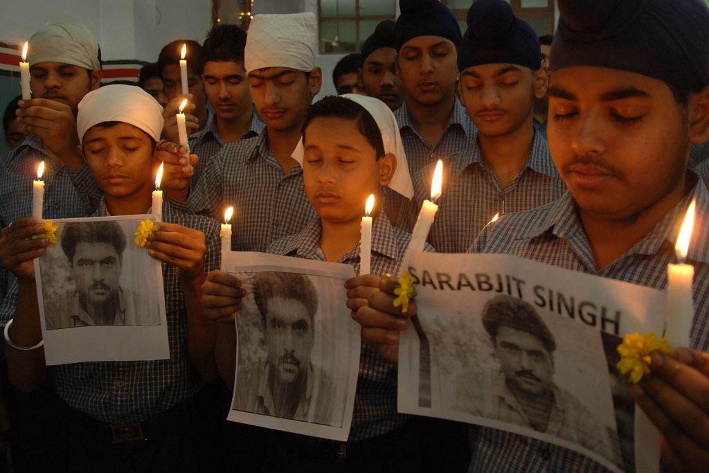 Indian prisoner's death deals India-Pakistan relations another blow ...