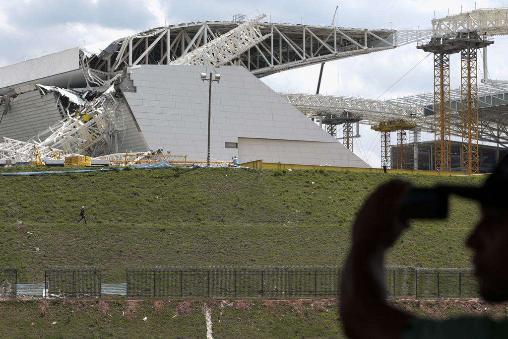 Deadly Sao Paulo soccer stadium collapse may delay completion until ...