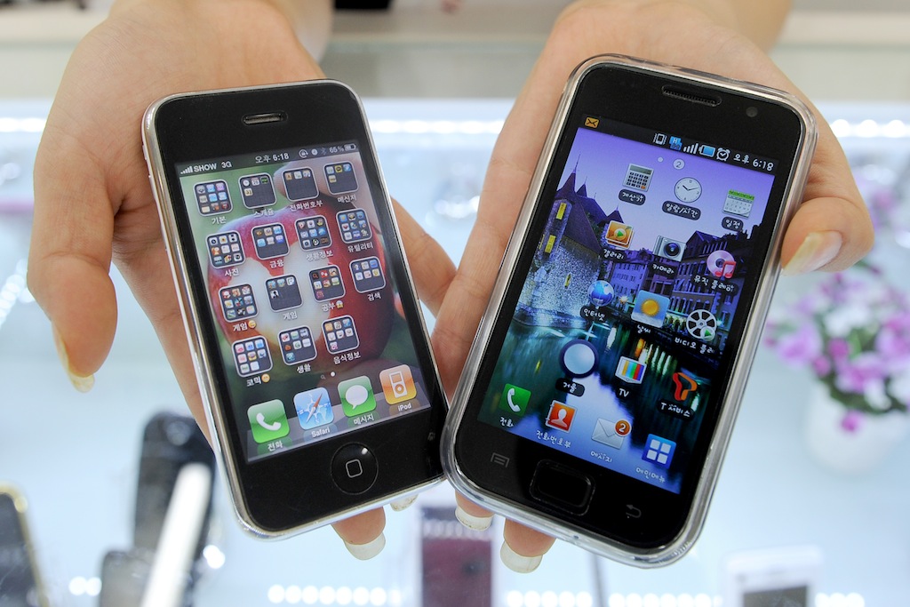 Apple vs. Samsung: Tech's best frenemies - The World from PRX