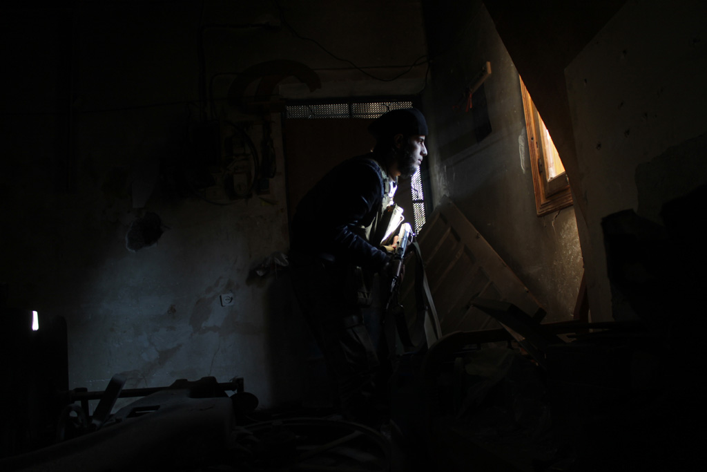 Six Syrian rebel groups unite under Islamic Front against Assad - The ...