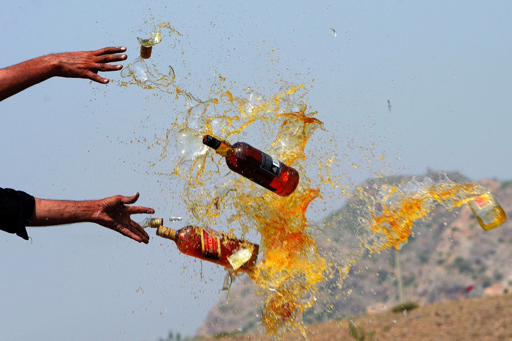 Drinking and driving... in Pakistan? - The World from PRX