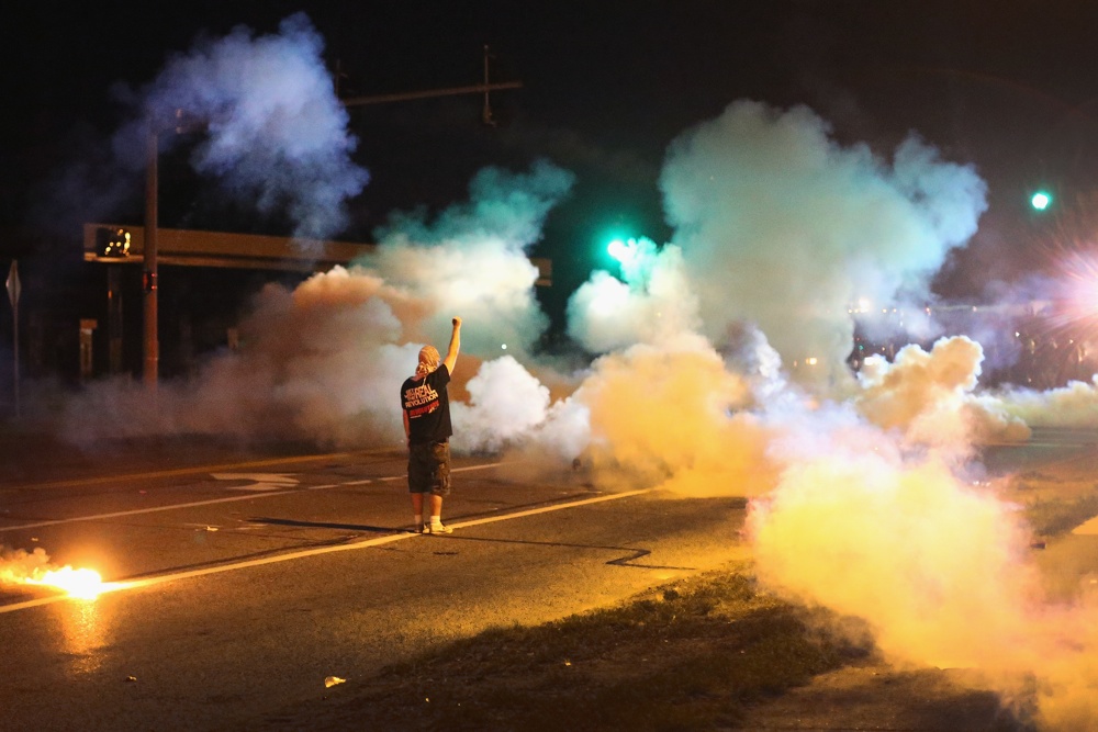 26 photos that suggest tear gas unites us all - The World from PRX