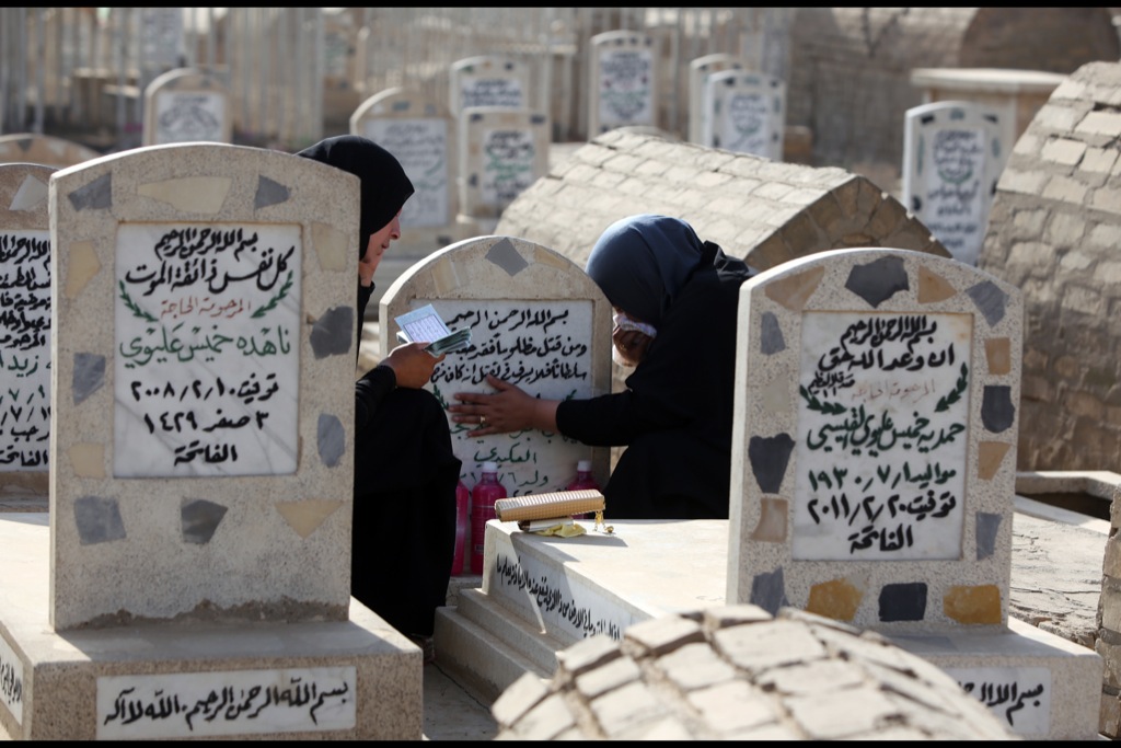 The bodies of 50 executed civilians turn up south of Baghdad - The ...