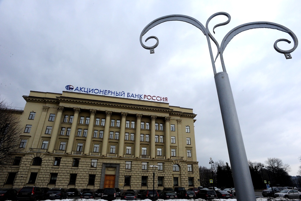 New sanctions are driving Russians to drink - The World from PRX