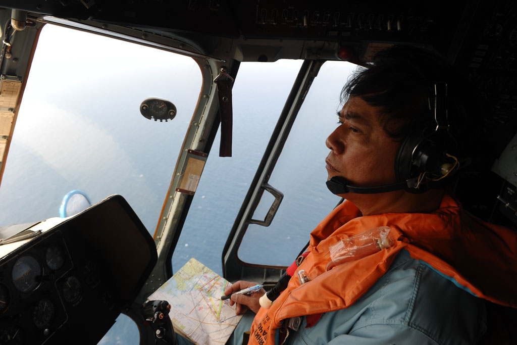 Malaysian military believes missing plane may have flown west - The ...