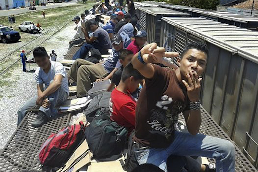 This is what it’s like to cross the US border from Mexico - The World ...