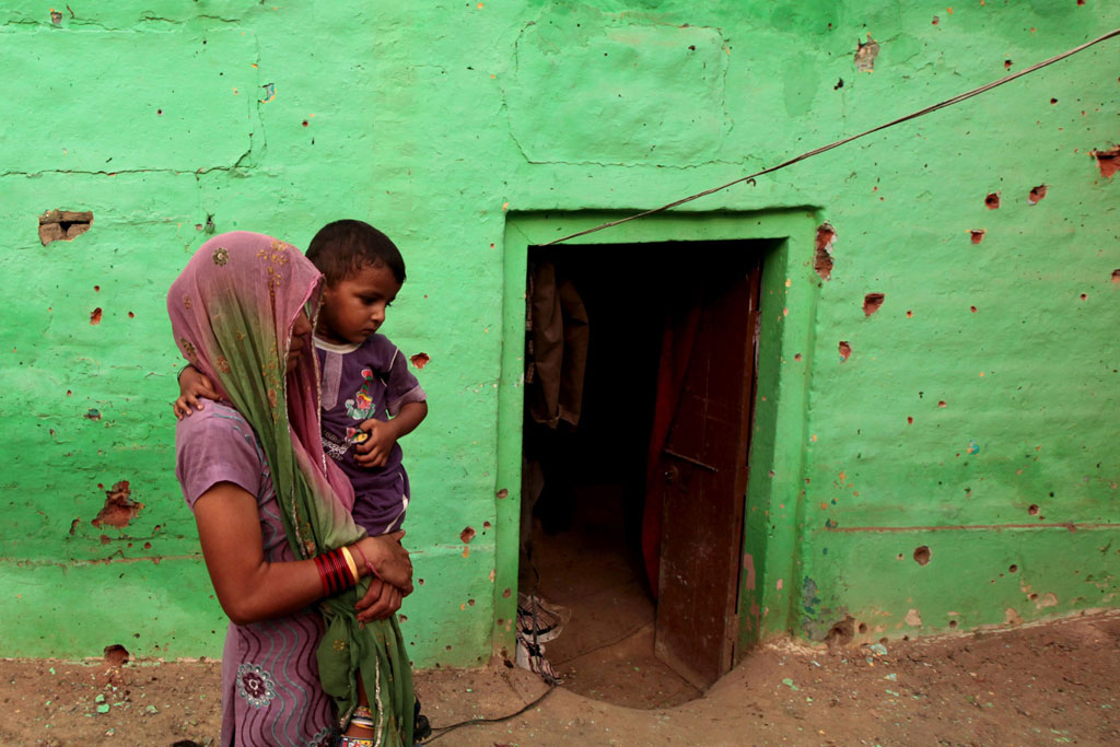 India-Pakistan fighting along border kills 9 civilians - The World from PRX