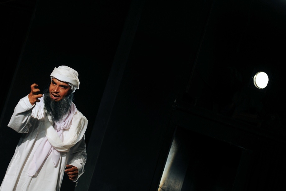 Under pressure from the Islamic State, Al Qaeda opens South Asia front ...