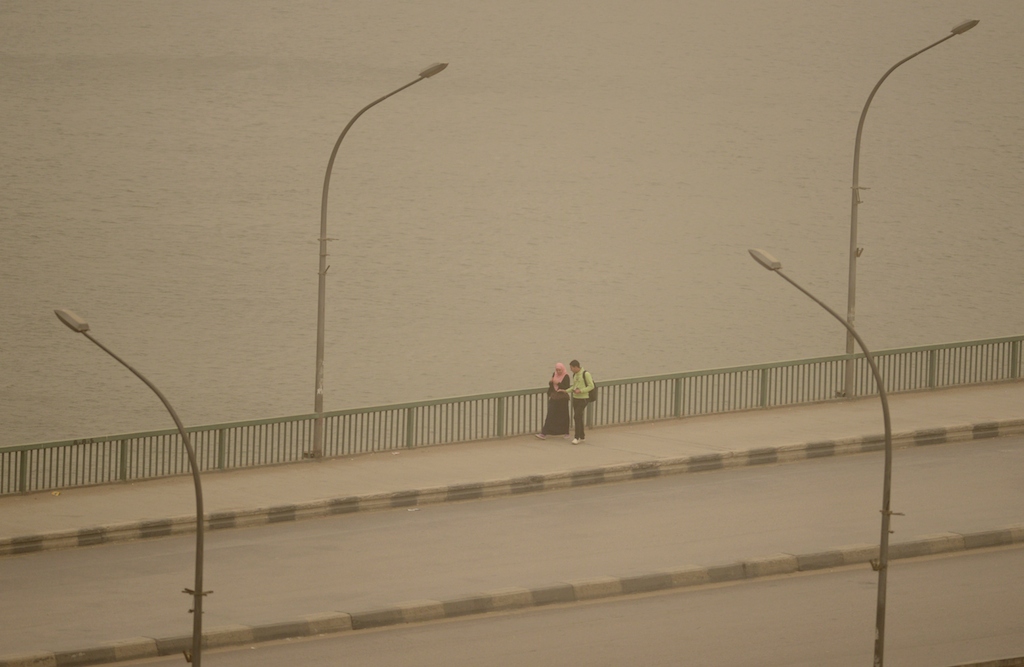 Check out these photos of the sandstorm blanketing Cairo right now ...