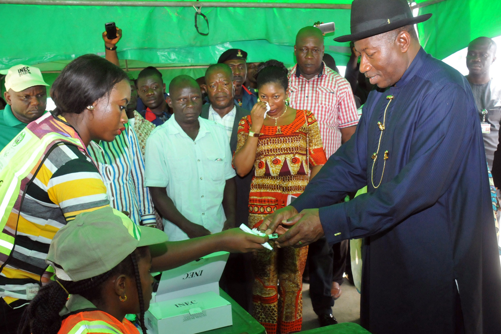 Nigerians vote in first genuine contest since end of dictatorship - The ...