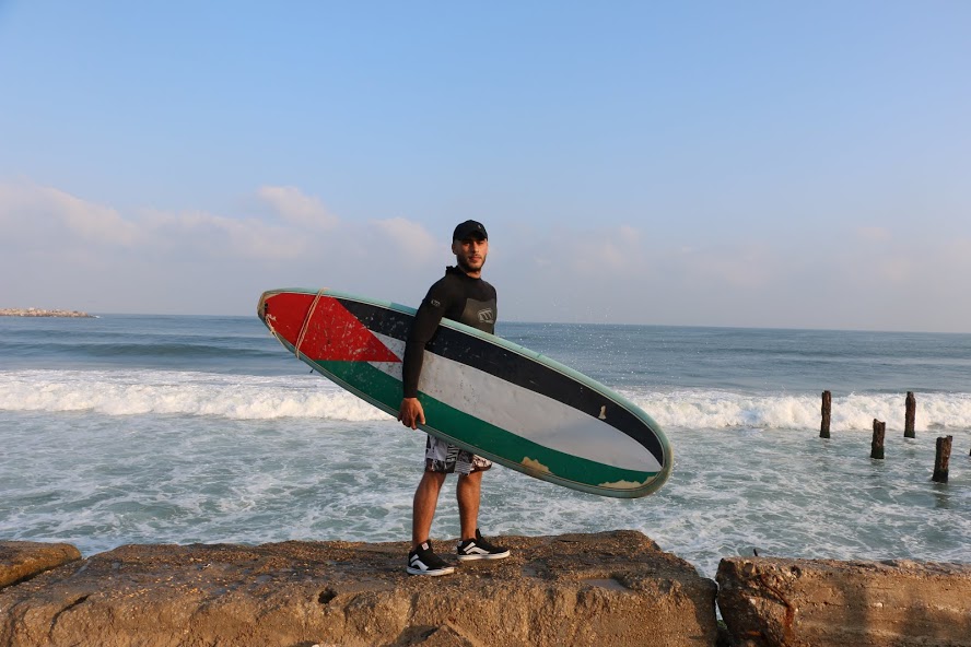 This man is bringing surfing to Gaza's dangerous seas - The World from PRX