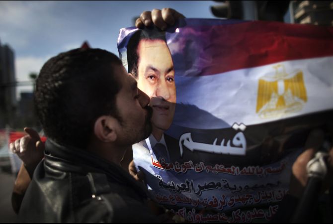 Egypt: Opposing protesters clash in streets of Cairo - The World from PRX