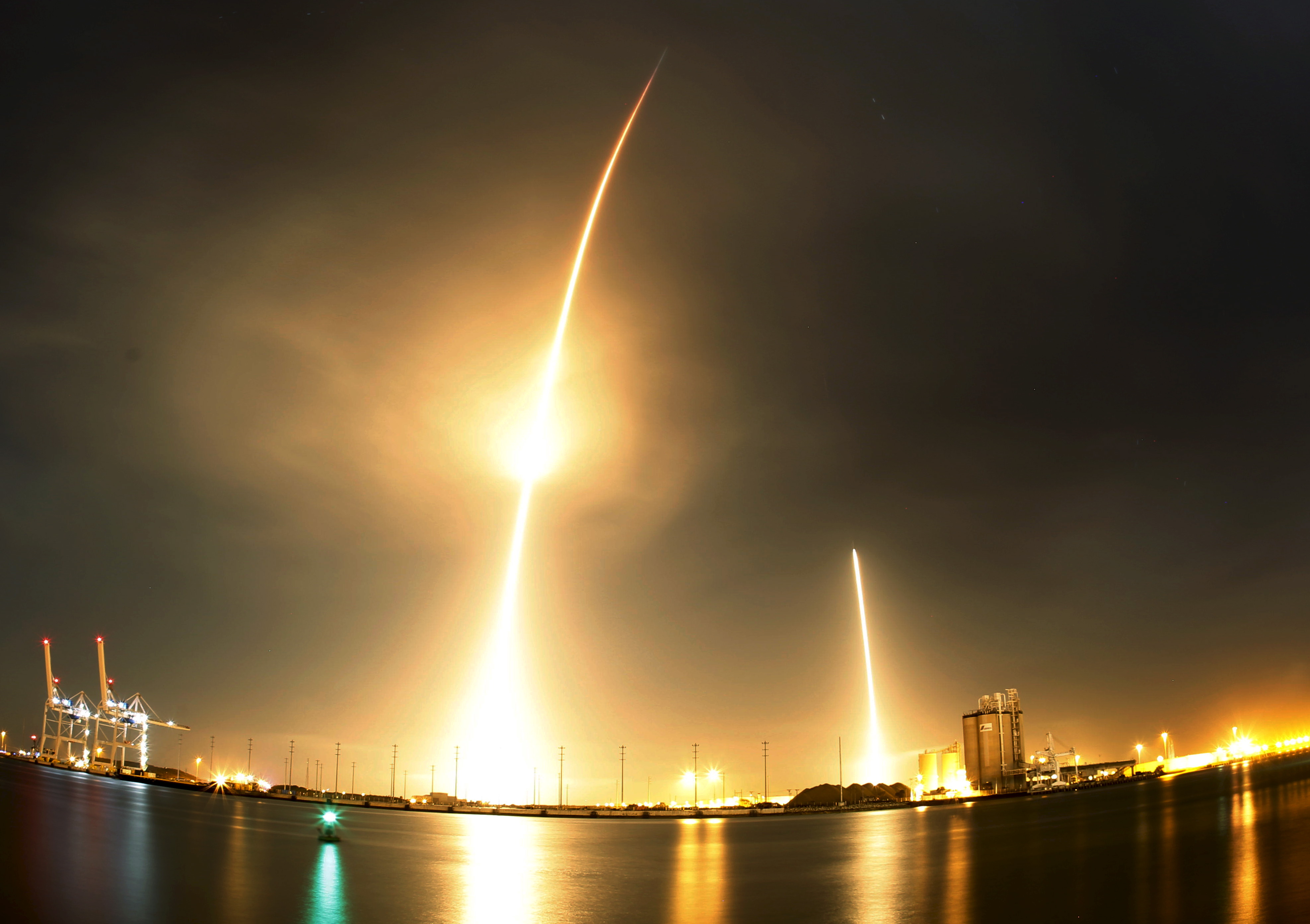 Why the SpaceX rocket landing is great for NASA - The World from PRX