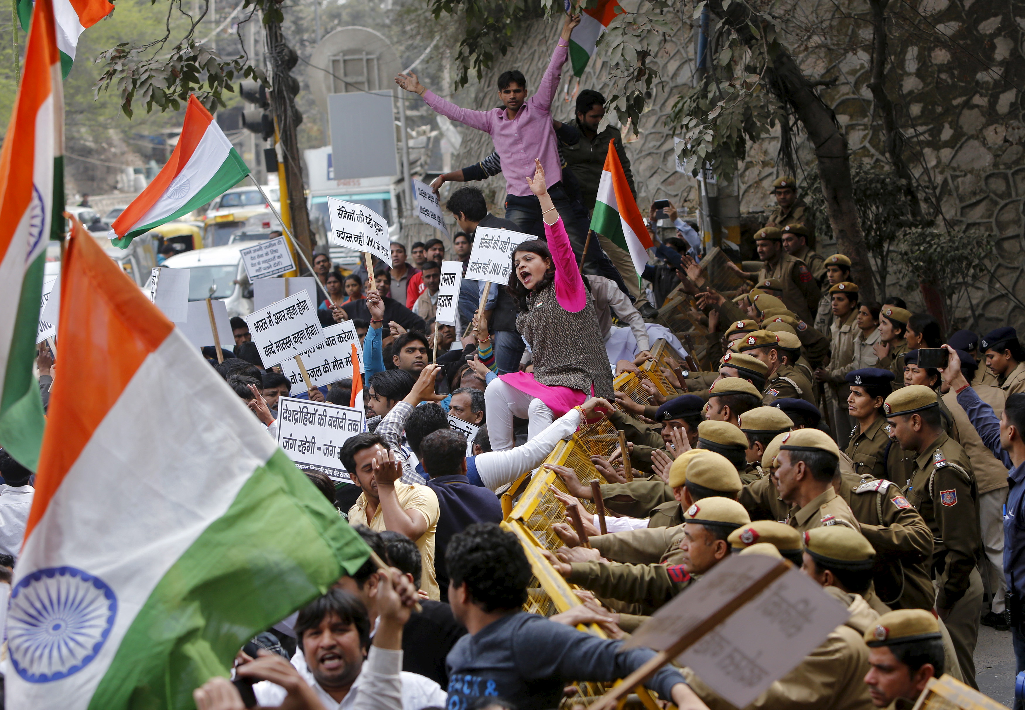 India's seeing its biggest student protests in 25 years. Here's why ...