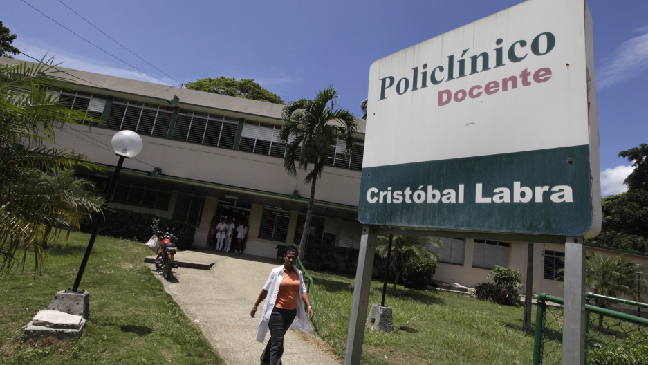 Future American doctors train for free — in Cuba - The World from PRX