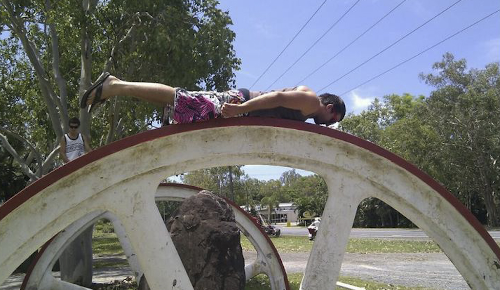 Australia warning over "planking" internet craze (VIDEO) - The World ...