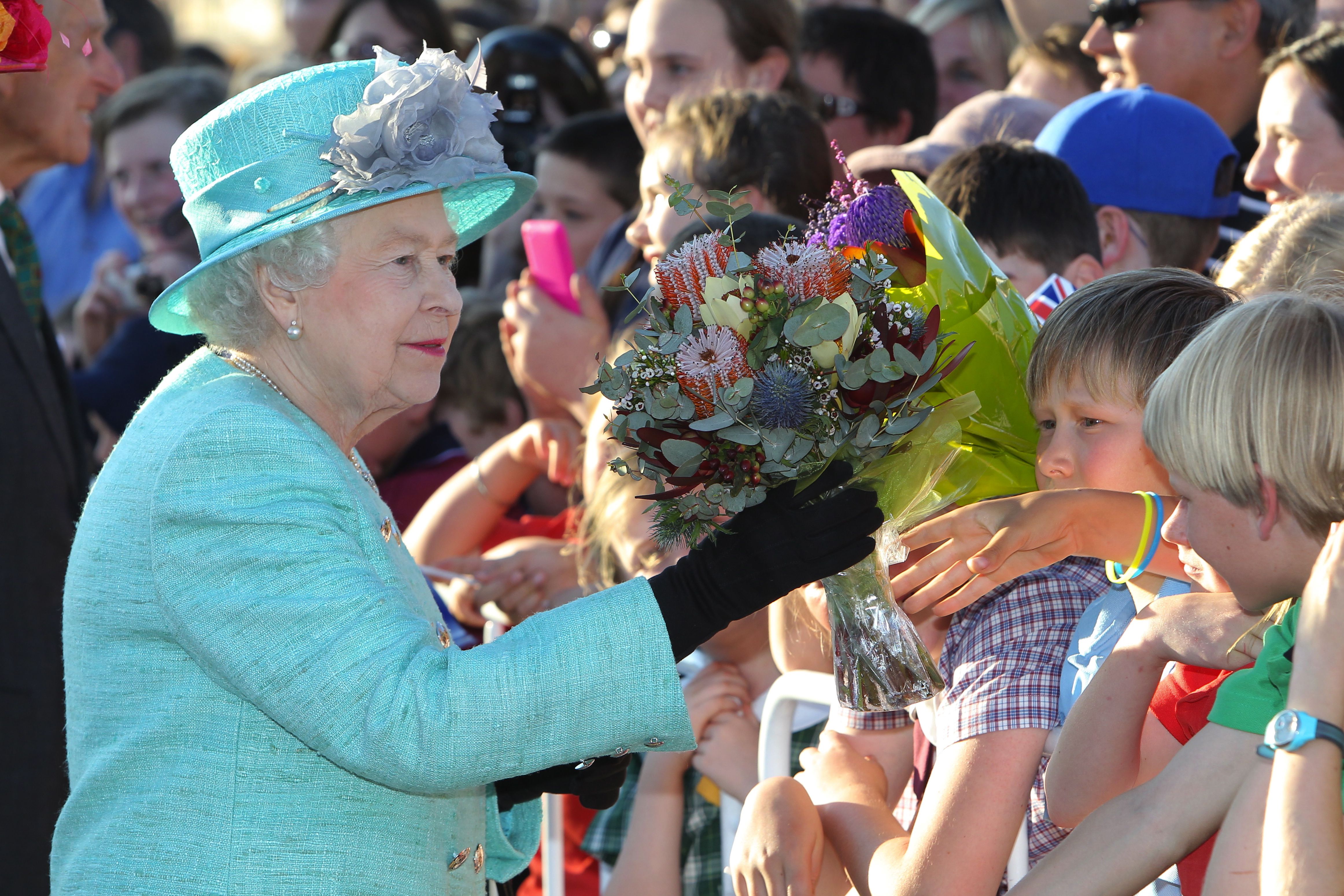 Queen Elizabeth's royal tour Down Under (VIDEO) - The World from PRX