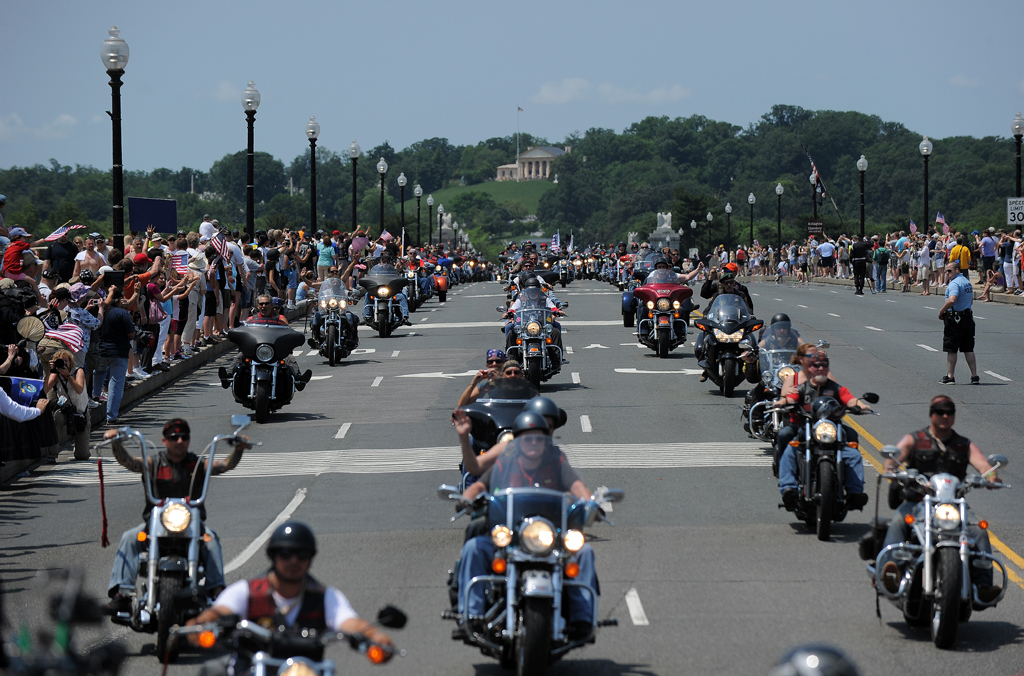 Rolling Thunder parade rolls through Washington in honor of Memorial ...